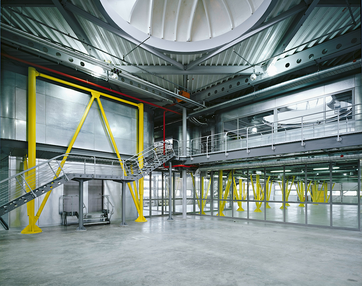 Igus Cologne - Nicholas Grimshaw | Jens Willebrand - Architectural ...