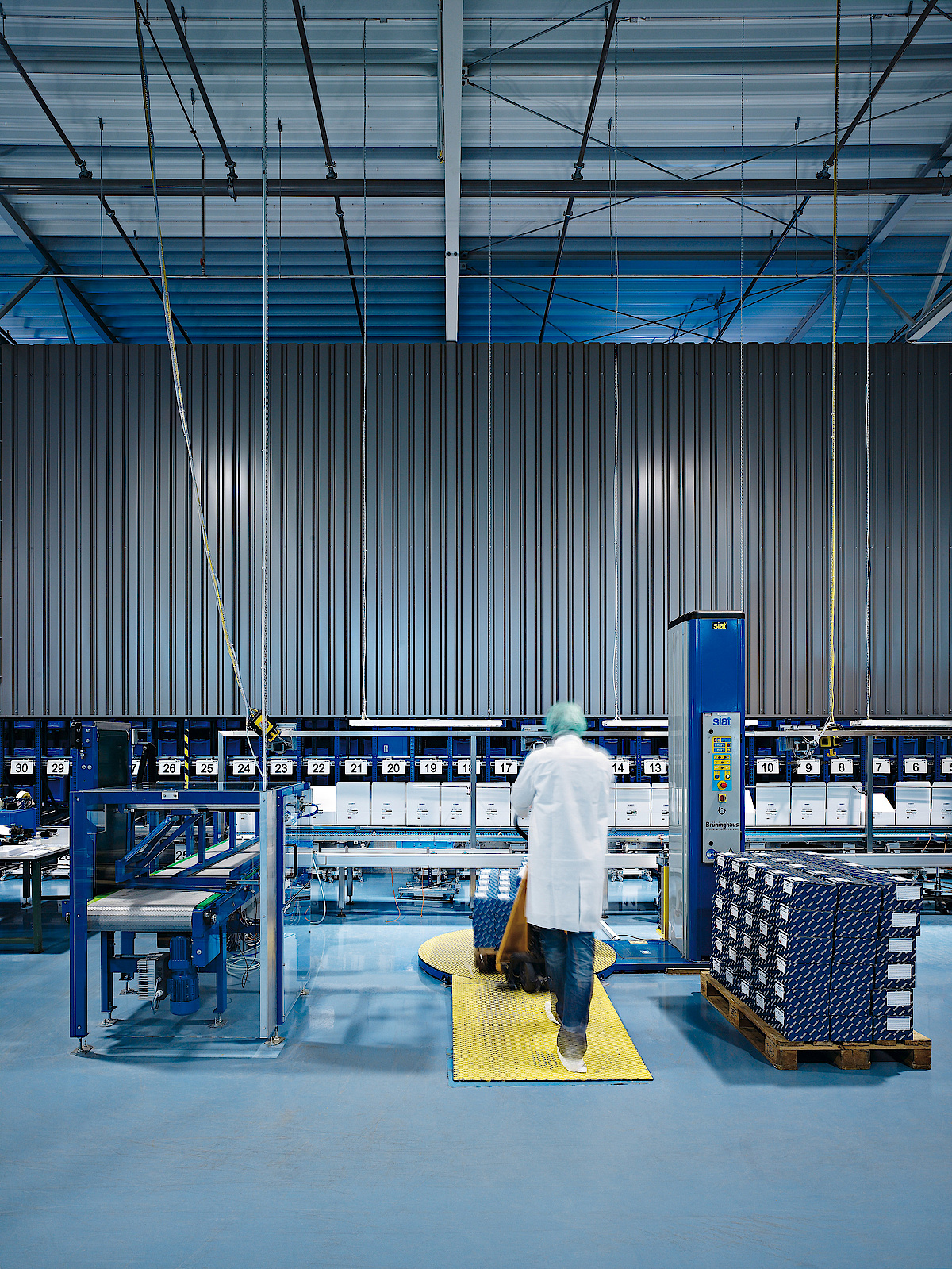 Logistikzentrum Q3 Hilden - Qiagen Reichardt Integral | Jens Willebrand ...