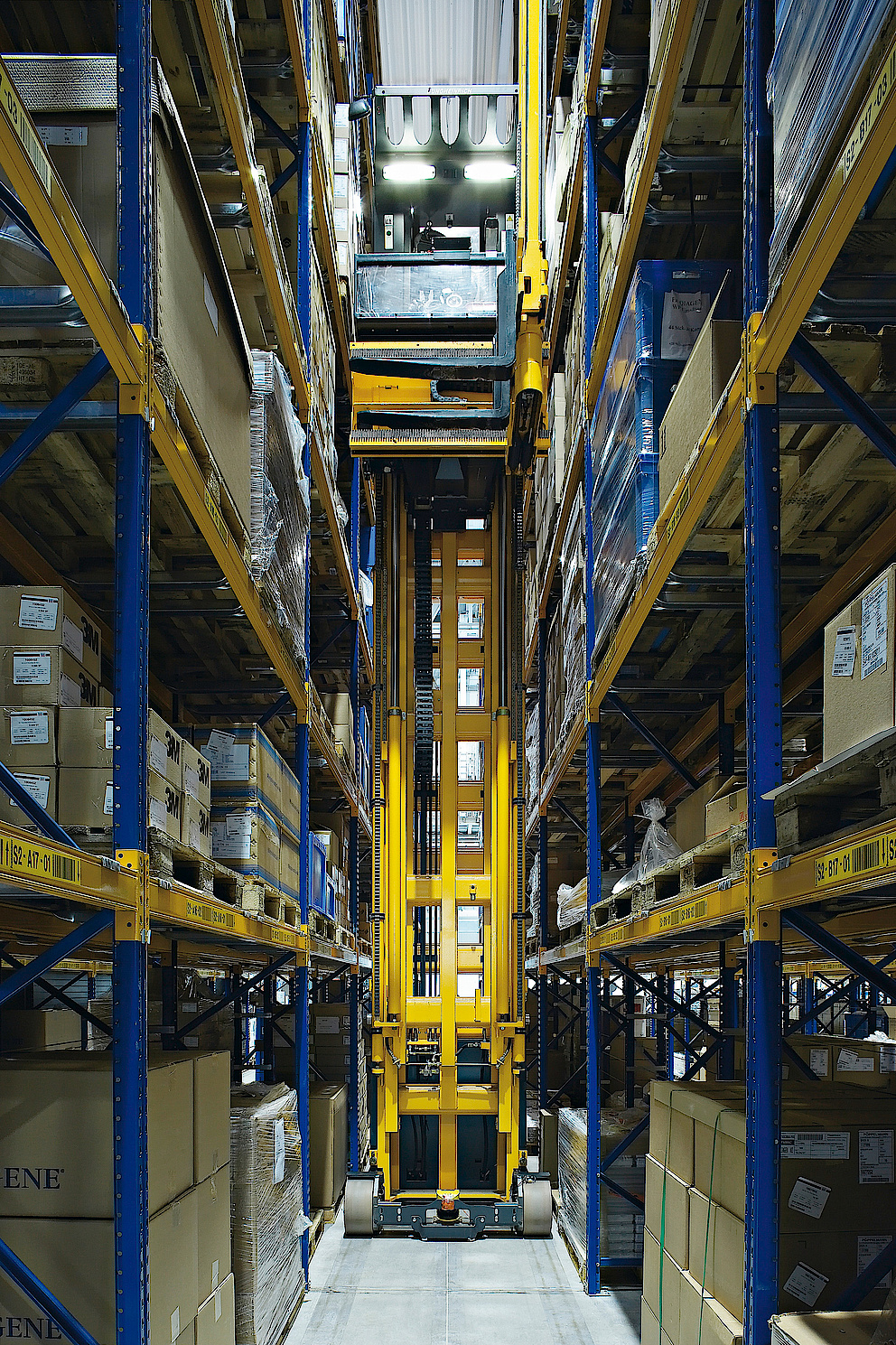 Logistikzentrum Q3 Hilden - Qiagen Reichardt Integral | Jens Willebrand ...